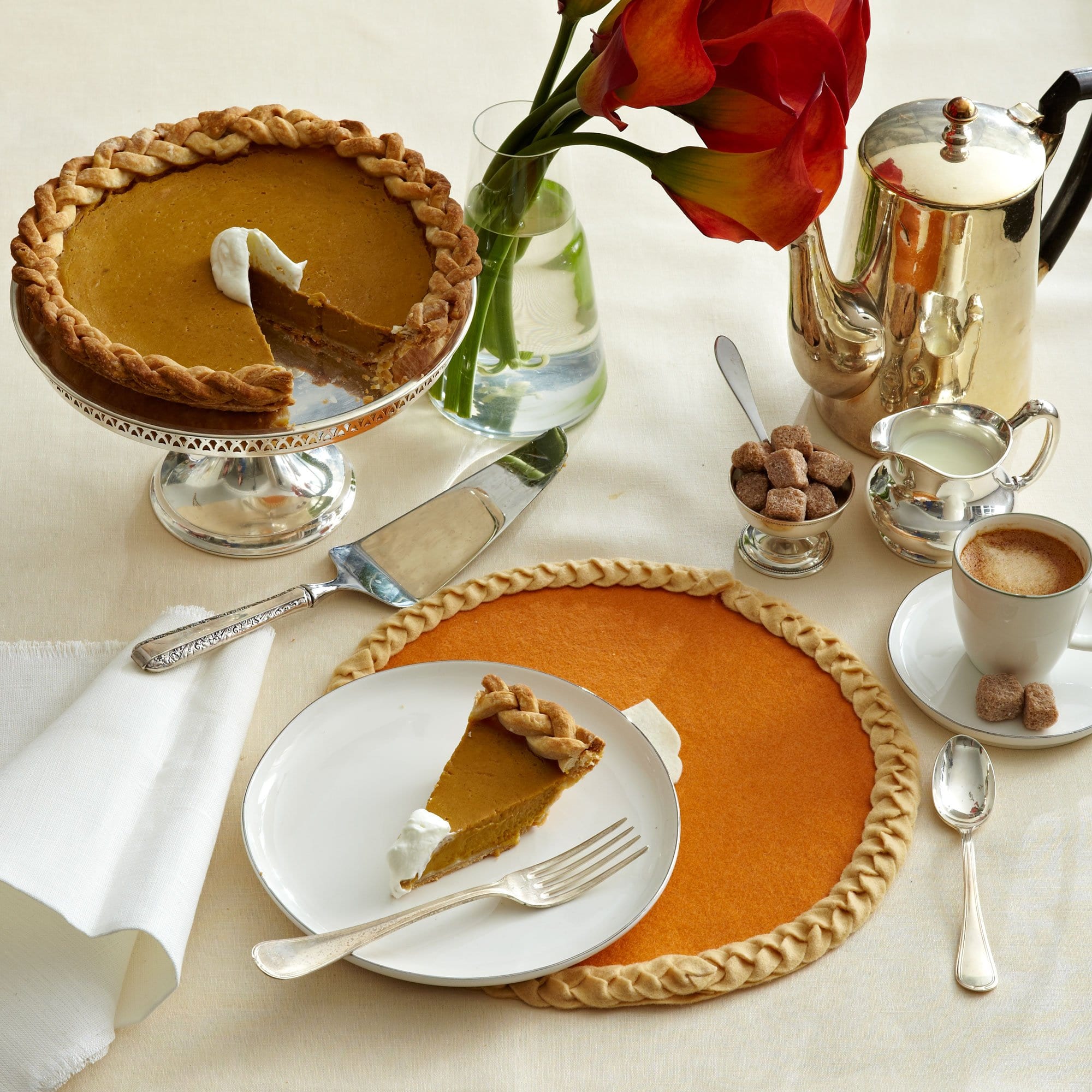 These felt pies make delicious (looking!) placemats, coasters, and ...